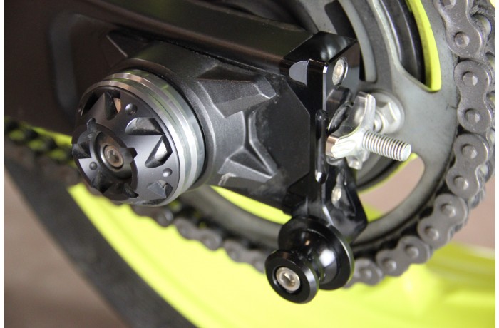 Chain Adjuster with Swingarm Spools YAMAHA MT07 FZ07 & XSR 700