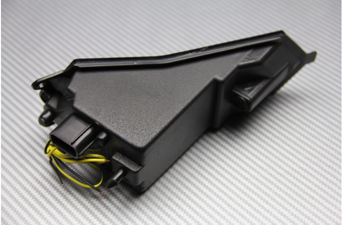 LED Taillight with Integrated turn signals YAMAHA YZF R7 2021 - 2023