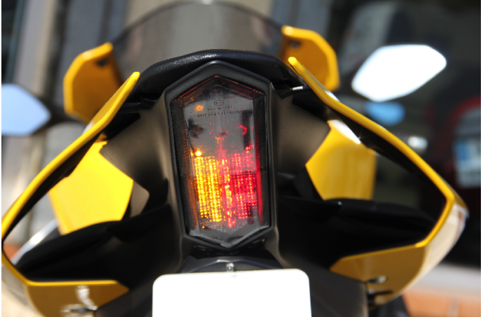 LED Taillight with Integrated turn signals for YAMAHA YZF R7 2021 - 2022