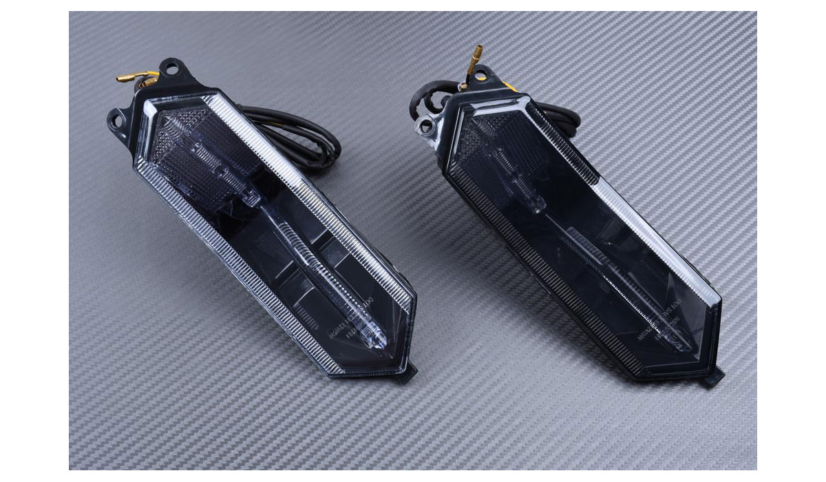 Plug & Play LED tail light with integrated indicators YAMAHA YZF R1 ...