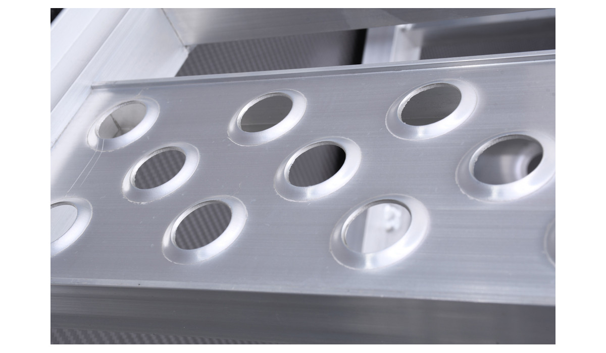 Foldable 3-part loading ramp for motorbikes / scooters