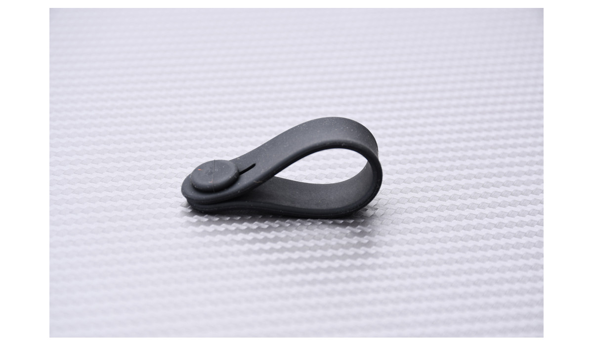 Universal rubber clamp. Clippable and reusable model.